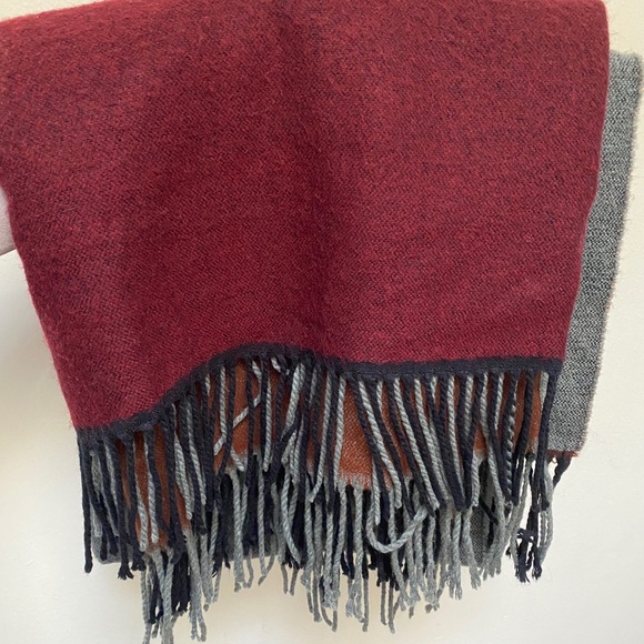 Uniqlo | Accessories | Uniqlo Poncho Scarf | Poshmark